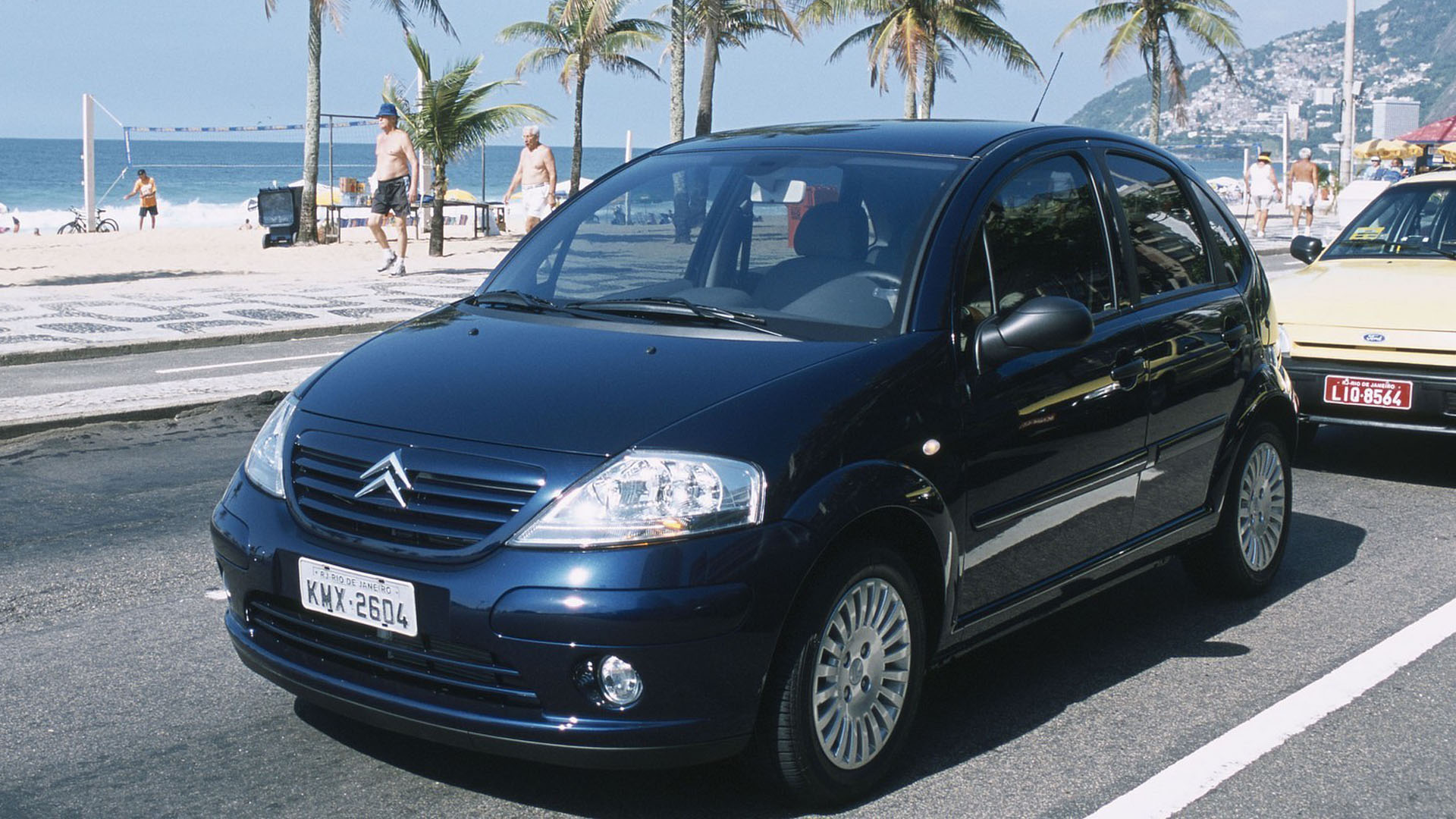 Citroen C3 de primeira geração é bem equipado, mas exige cuidado na ...